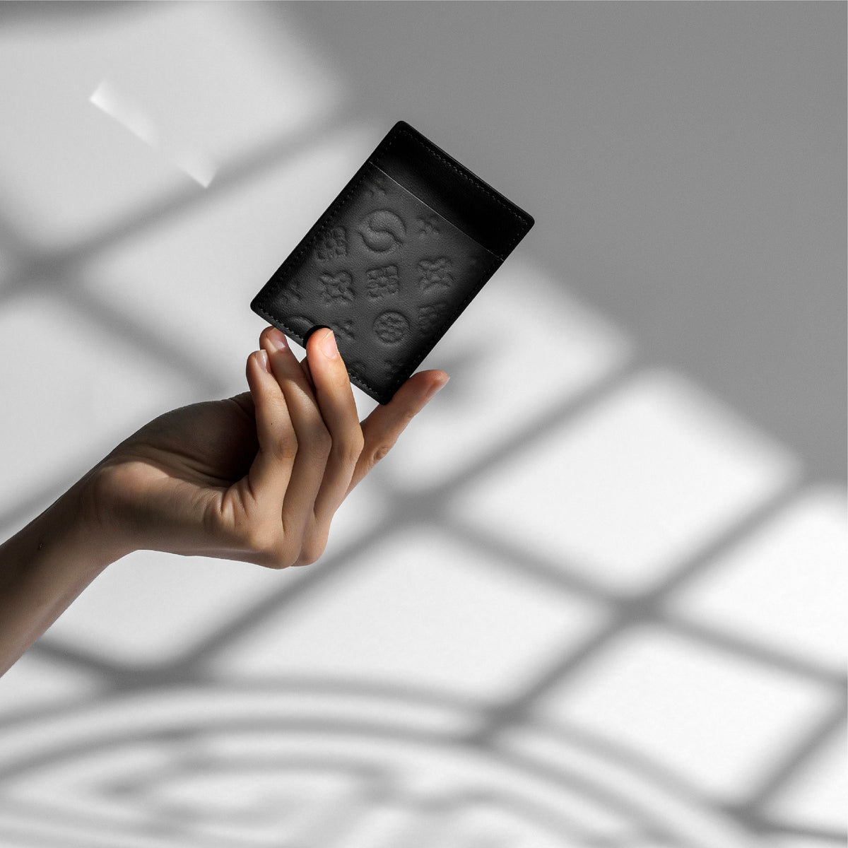 [KORDE] SASO Dancheong Leather Card Holder – NOTAG GLOBAL